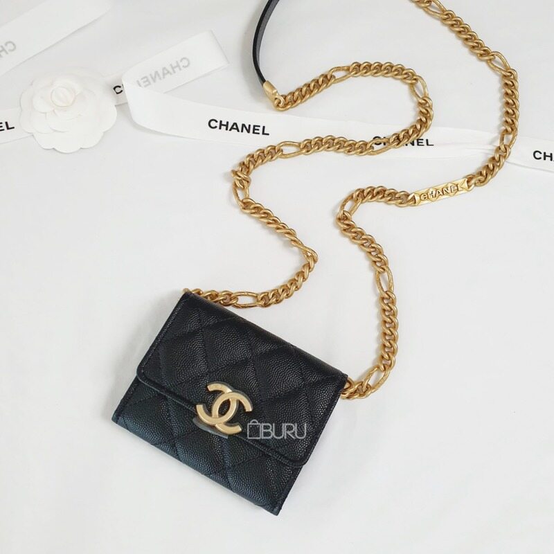 [국내 배송] 샤넬 신상 체인 카드 지갑 WOC 미니 크로스백 캐비어 블랙 AP2335 - 리본즈(REEBONZ)